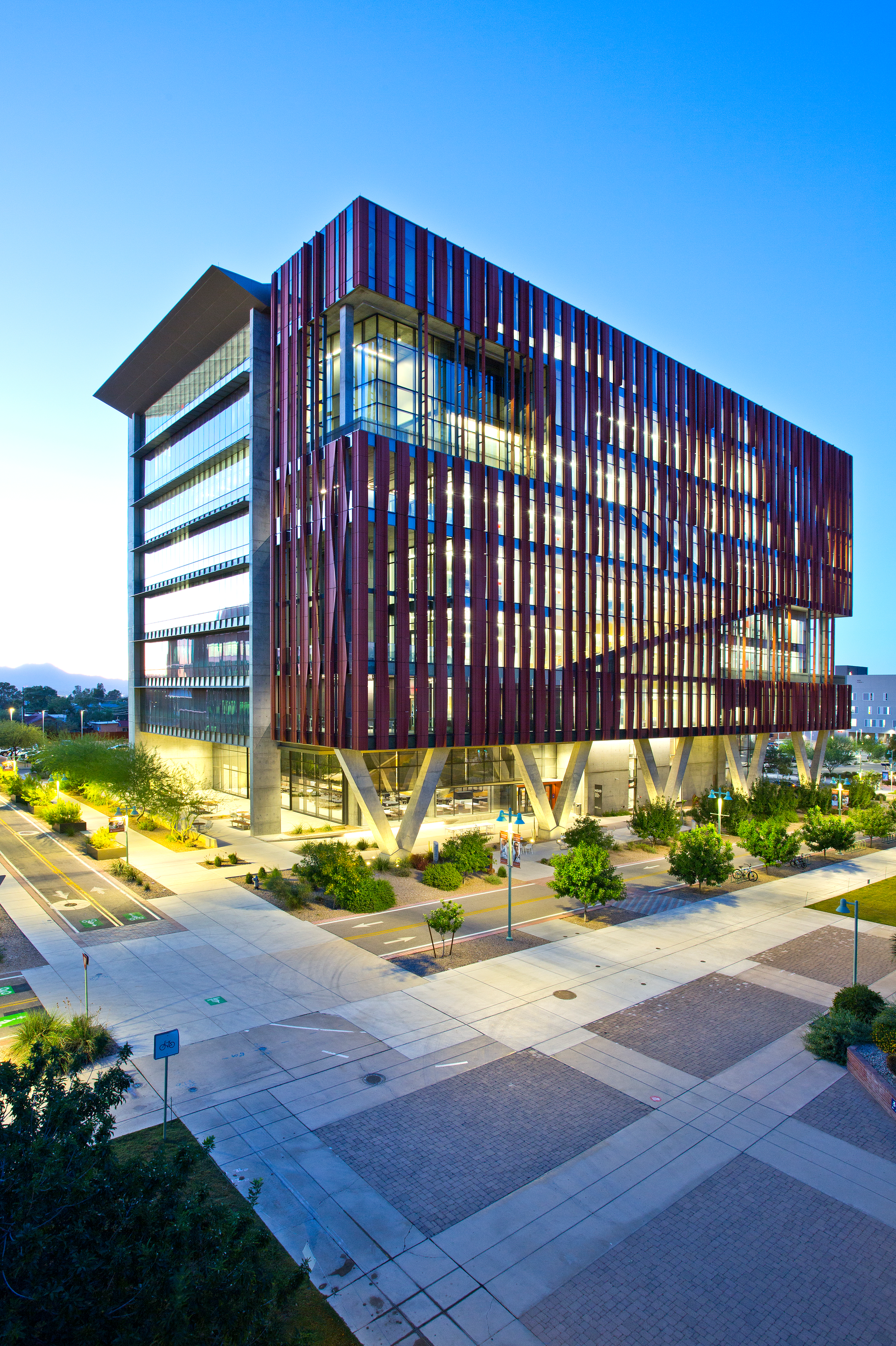 University of Arizona’s HSIB Boasts Solarban® 90 Starphire® Glass ...